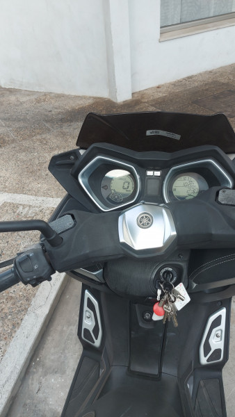 YAMAHA X-MAX 250cc MOMO Special Edition